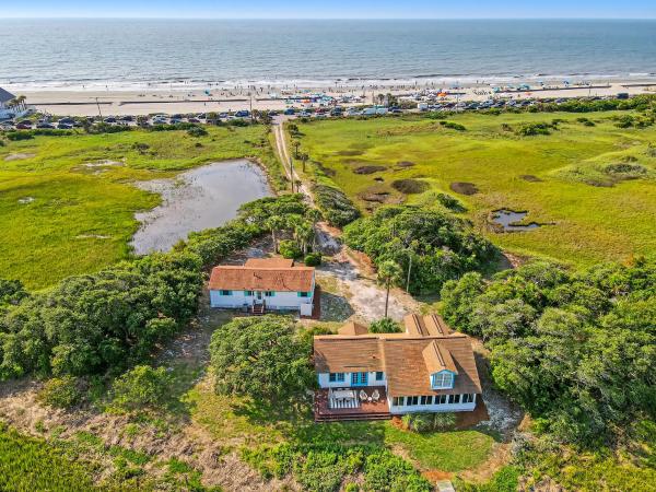 1550 E Ashley Private Island At The Fort Across From Beach Very Private - Folly Beach, SC