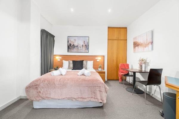 Urban Oasis Chic Cbd Suite With Wifi - Walkable - Glenelg