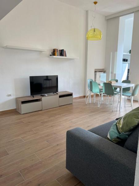 New Apartment With Balcony, Isola Bosco Verticale - ميلانو