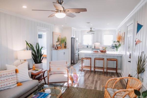 Dreamy Cottage 2 Blocks To Beach, Boardwalk & Lake - Carolina Beach