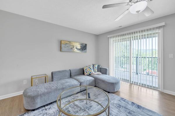 Stonecrest 623, 2bd Apt I Free Parking I Pool - New Albany, IN