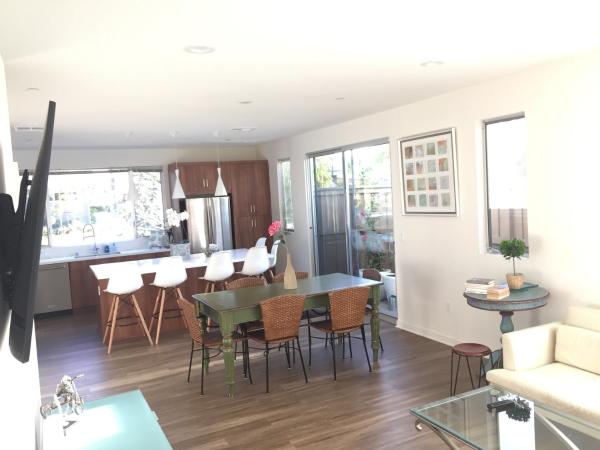 Costa Mesa Cozy Retreat, Modern And Smart Home - バルボア島, CA
