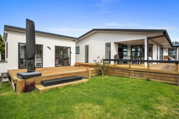 Beachy Serenity - Waihi Beach Holiday Home - Waihi