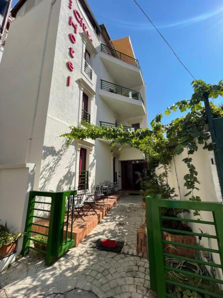 City 5 Hotel - Tirana