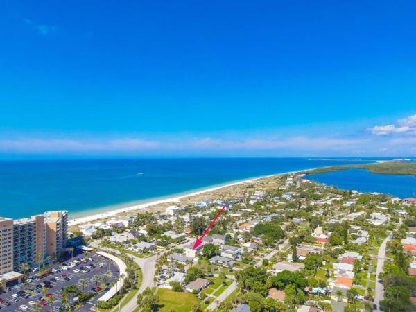 Sunny Escape - A Monthly Beach Rental - Dunedin, FL