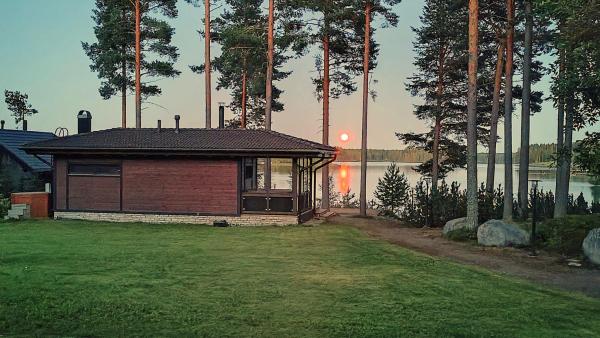 Villa Valkama With Optional Beach Sauna + Jacuzzi - Kuopio