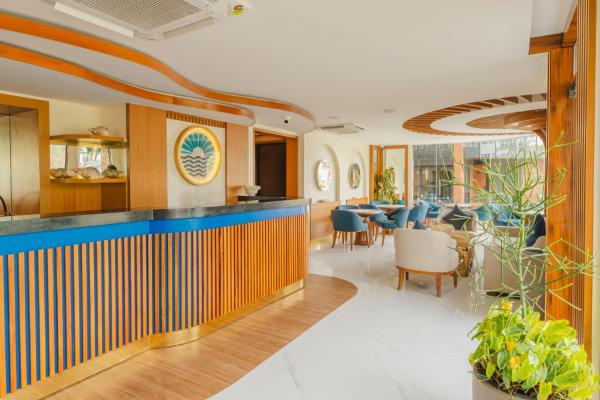 Umet Seaview Hotel With Free Airport Pick Up And Drop T&c Apply - Malé