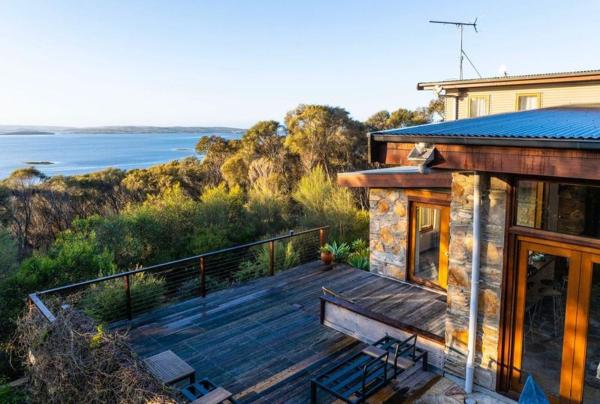Of Stone & Wood Guesthouse - Kangaroo Island