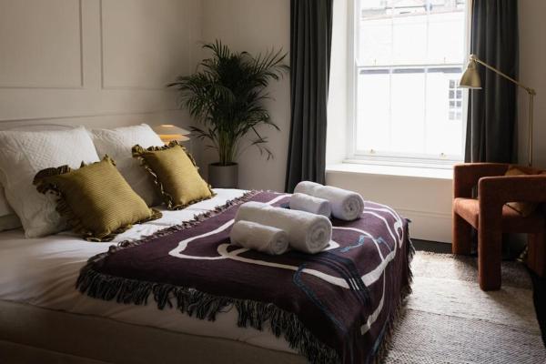 Stylish 3 Bed Townhouse With Wood Fired Hot Tub - Falmouth