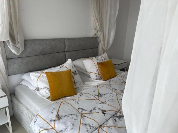 Ajman Corniche Tower - Ajmán