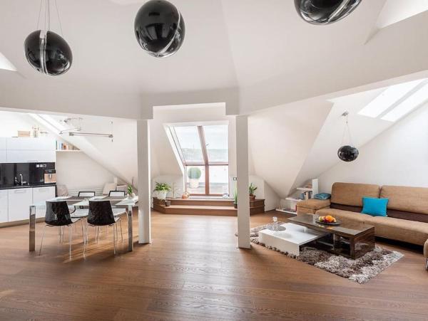Luxury Apartment With Terrace And Garage - Praga