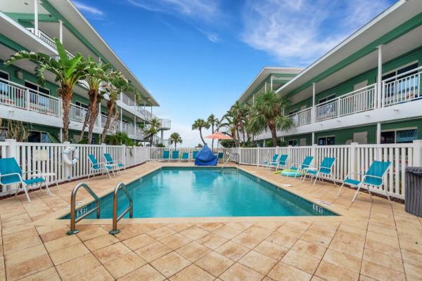 Tropic Terrace Suite #54 - Beachfront Resort - Treasure Island, FL