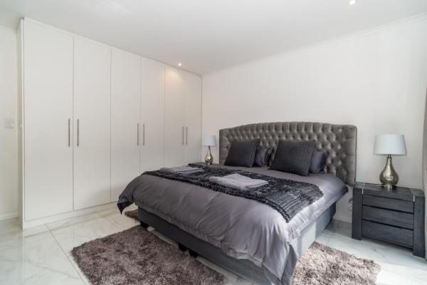 Hout Bay Gem - Elise Way - Le Cap