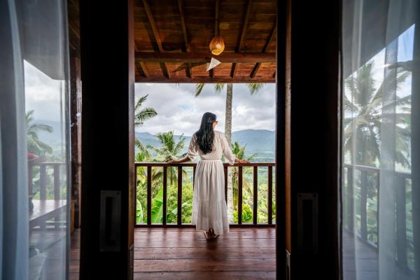 Cemara Green Hill By Samhita Bali - Sidemen