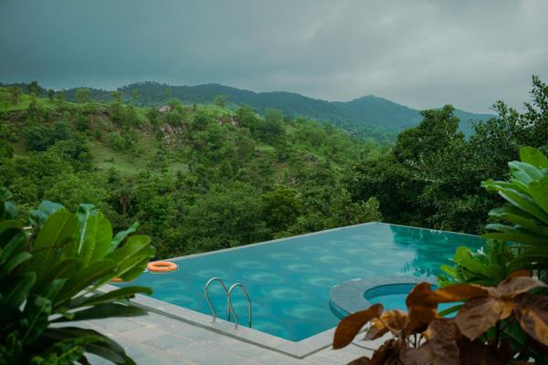 The Sky Imperial Pavoreal Jungle Resort - Kumbhalgarh