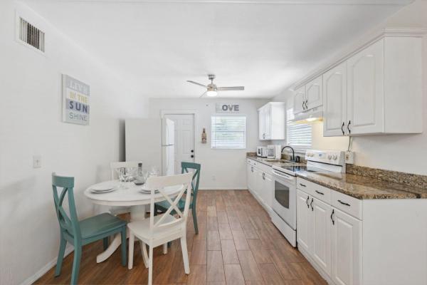 Clearwater 2br Home Private Yard, Hammock & Grill 10 Min To Beach - 達尼丁