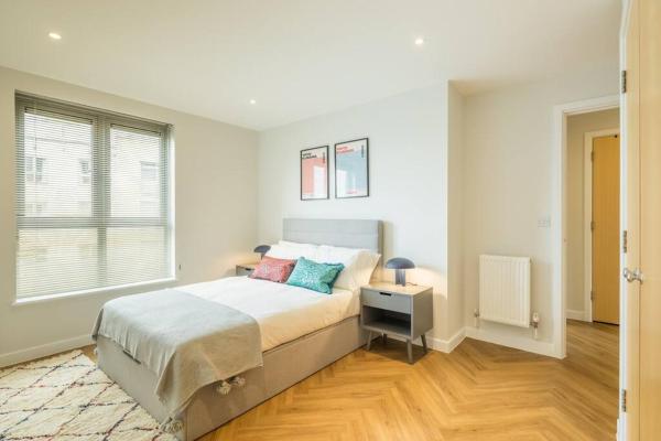 Executive 2br Apartment Next To Station + Parking - Cambridge Station Road