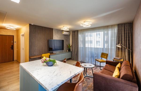 5th Floor Executive Apartment With Balcony And Free Parking - Comuna Prejmer
