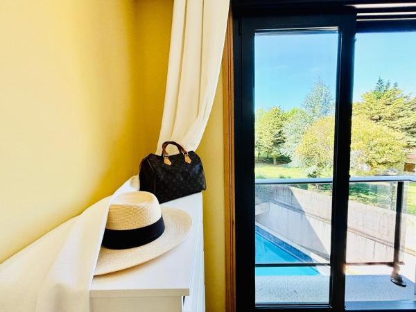 Holibai Cousiña, Coqueto Apartamento Con Piscina - Baiona