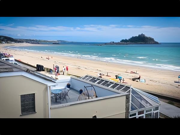 3 Bedroom Beach House Apartment, Across St Michaels Mount In Marazion - Penzance
