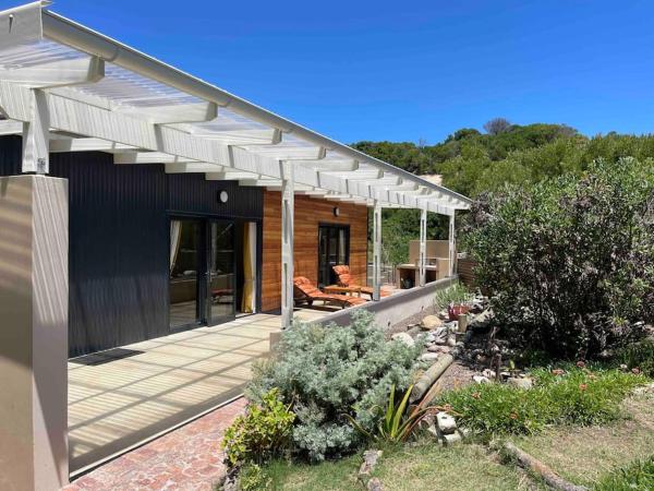 Serene, Stylish Beach Home - Wilderness