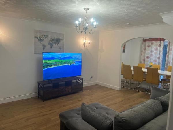 Gorgeous 4 Bed Detached House - Chepstow