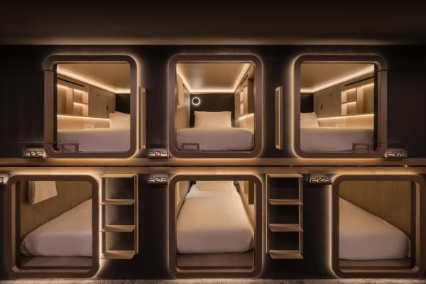 Cube Social Boutique Capsule Hotel At Boat Quay -