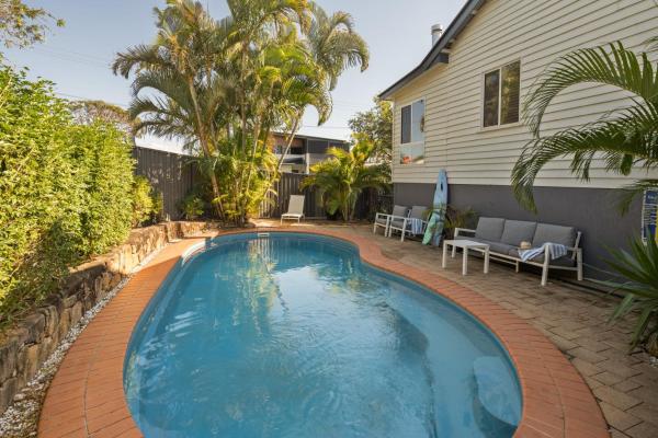 Moffat Beach Retreat, Dog-friendly & Ocean Views - Bribie Island