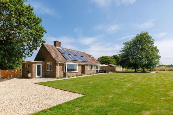Idyllic 3 Bed Country Cottage - Bracklesham Bay