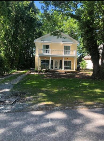 Cozy Virginia Beach Vacation Home - Virginia Beach, VA