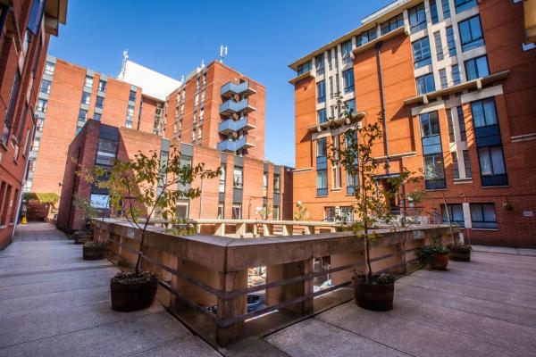 Lse Rosebery Hall - England