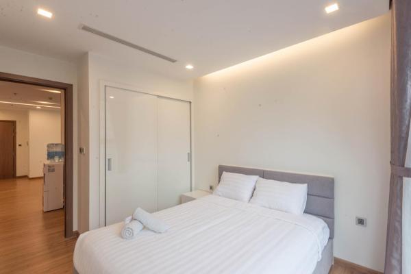 Royal Serviced Apartment Vinhomes Metropolis - Hanoi