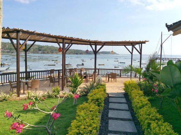 Bungalow With Beautiful Pool Near Beach Lembongan - Bali