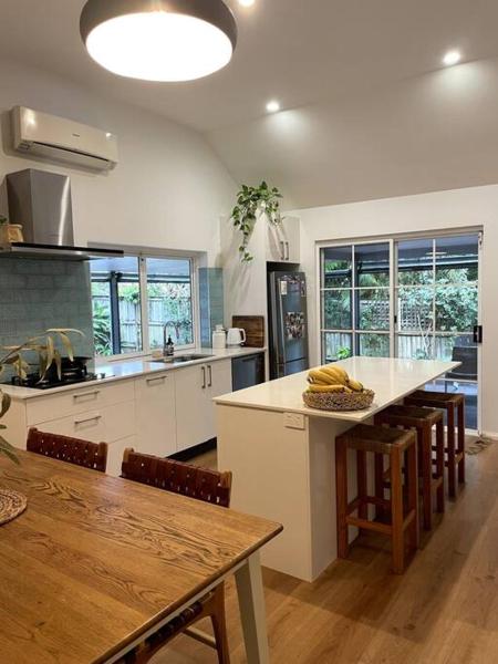 Beachside 4 Bedroom Home In Emerald Beach - Coffs Harbour
