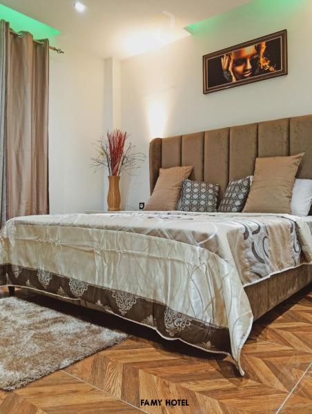 Famy Hotel - Douala