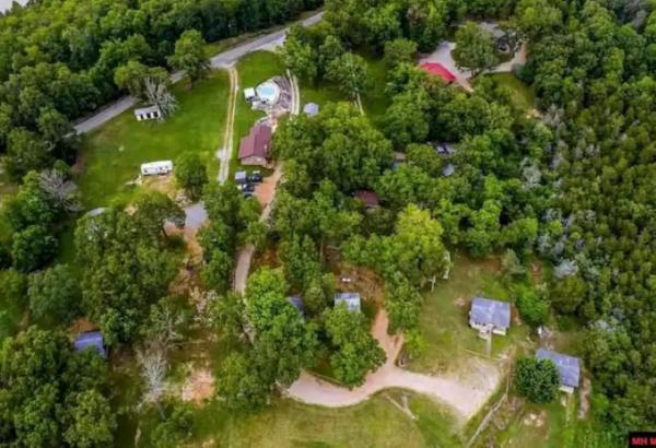 Chit Chat Chaw Resort - Bull Shoals, AR