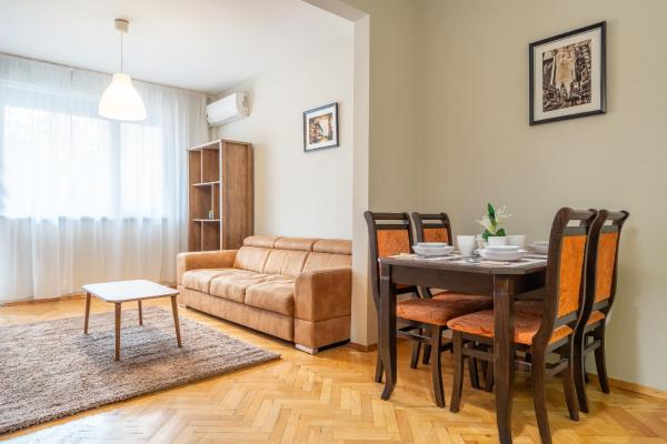 Pirotska 2-bedroom 100m2 Apartment In Sofia Center - Sofia