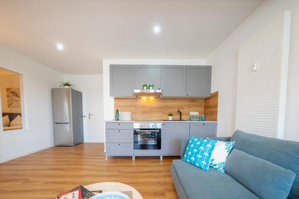 App 8o - Großer Tag Am Meer Mit Wasserblick In Dranske - Rügen