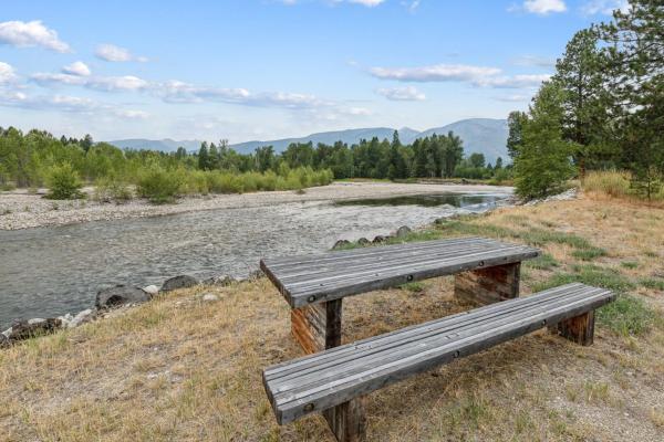 River Bend Lodge - Hamilton, MT