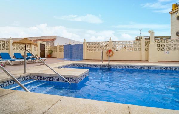 Awesome Apartment In Fuengirola - Fuengirola