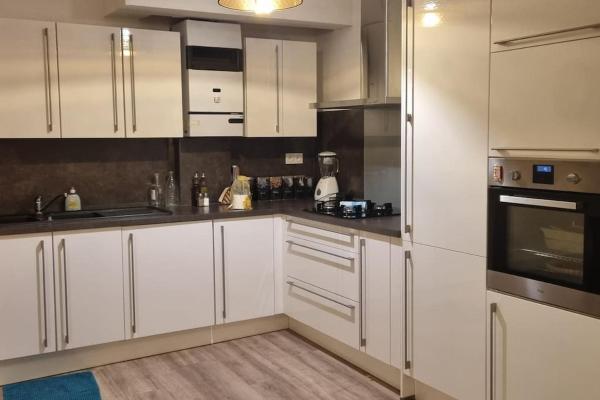 Spacieux En Plein Centre - Balaruc-le-Vieux