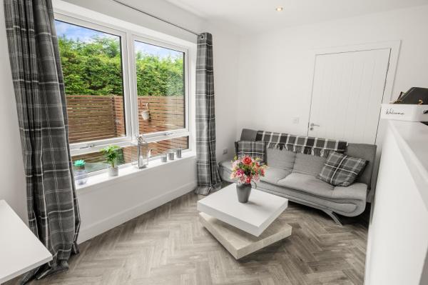 Beautiful 1 Br Apt With Private Patio And Free Parking - Isle of Mull