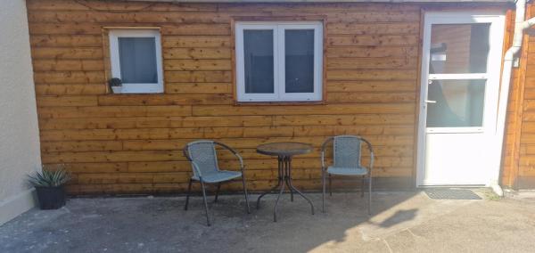 Studio Cerf, Quartier Marais, Terrasse Rez De Chaussé, Jardin Accessible, Matelas Confortable - Bourges