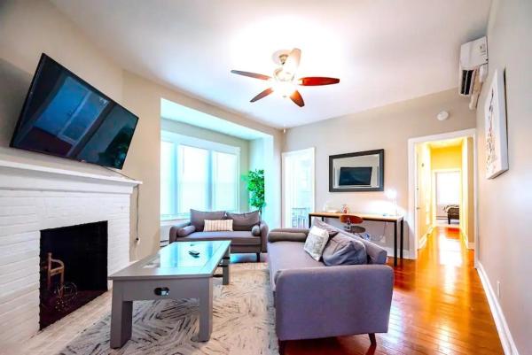 The Gilpin Getaway - 2br - Free Coffee - Apts - Aston, PA