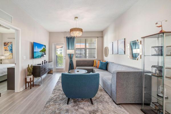 Luxury 3br Resort Condo Walking Distance To Epic Universe, Convention Center And Icon Park - United States