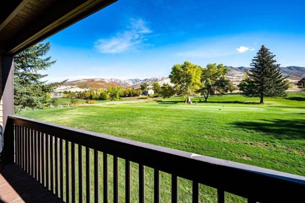 Welcoming Wolf Getaway - Ogden, UT