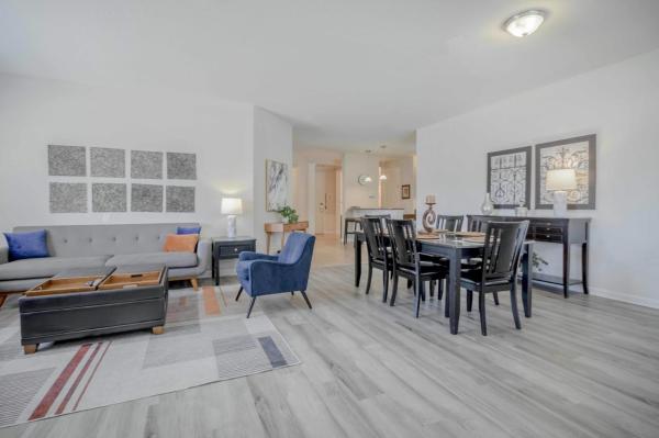 New! Luxurious Vista Cay Lakeview Fantasy Near All Theme Parks And Walk To The Convention Center - Winter Garden, FL