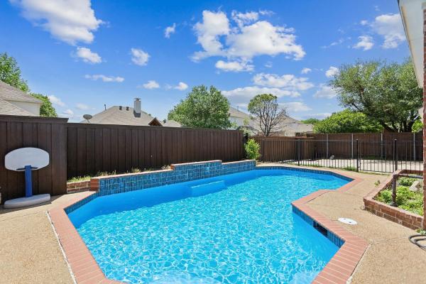Family Fun Retreat- Pool & Entertainment Haven! Home - Frisco, TX