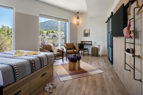 Moxy Boulder - Boulder