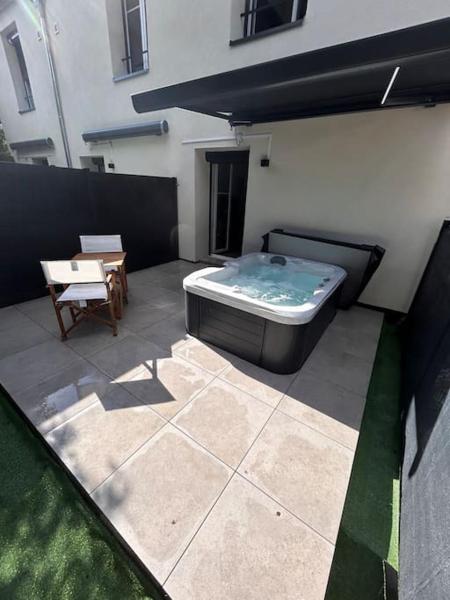 La Suite Secrète Et Son Spa Abrité - Vandœuvre-lès-Nancy